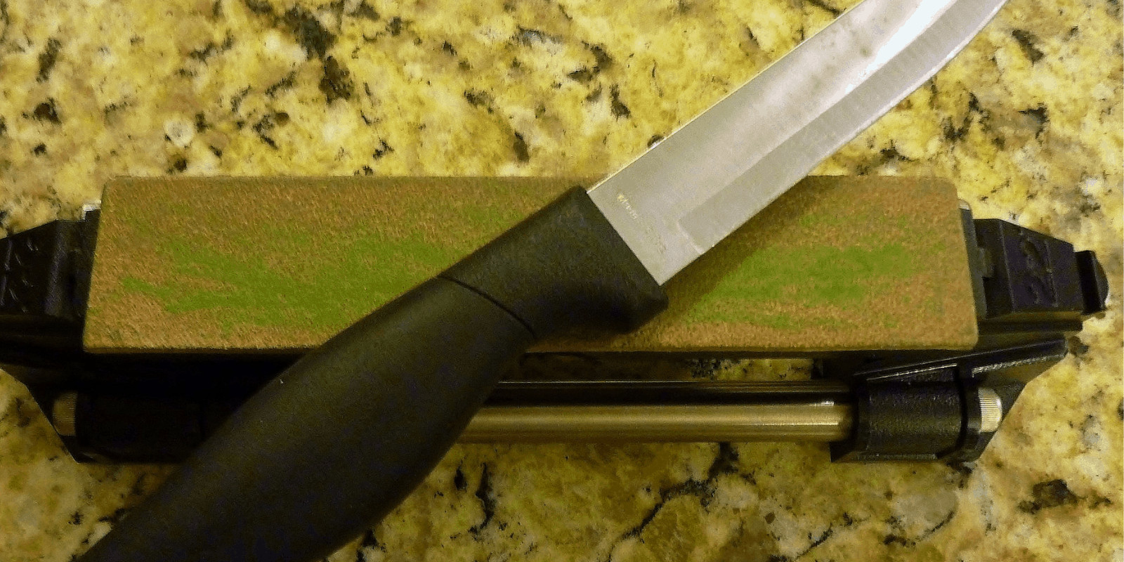How To Strop A Knife In 7 Simple Steps