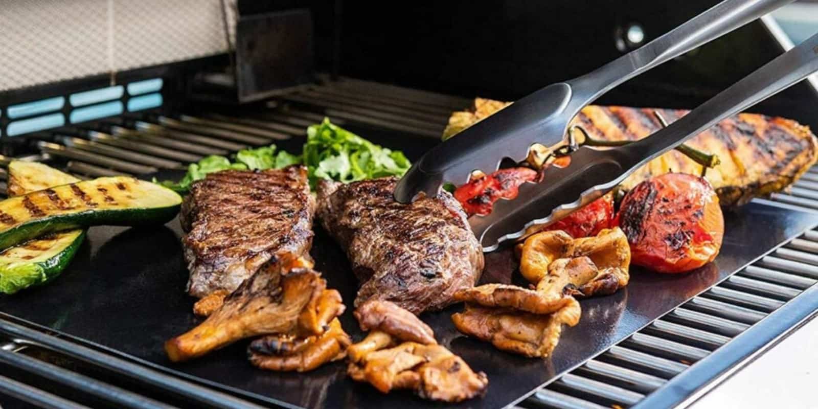 6 Heavy Duty Grill Mats to Make Outdoor Cooking Easier