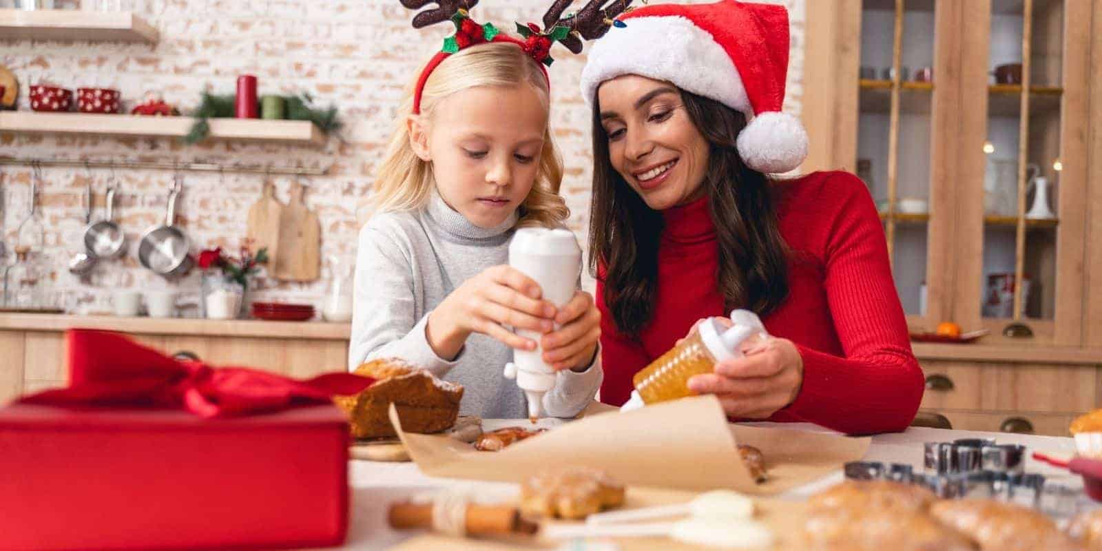 Why Use a Squeeze Bottle for Icing Cookies? 5 Benefits