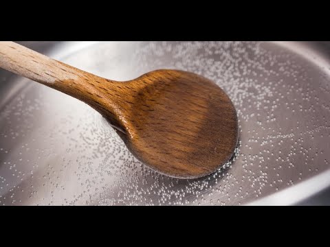 How to Clean Wooden Cooking Utensils and Cutting Boards